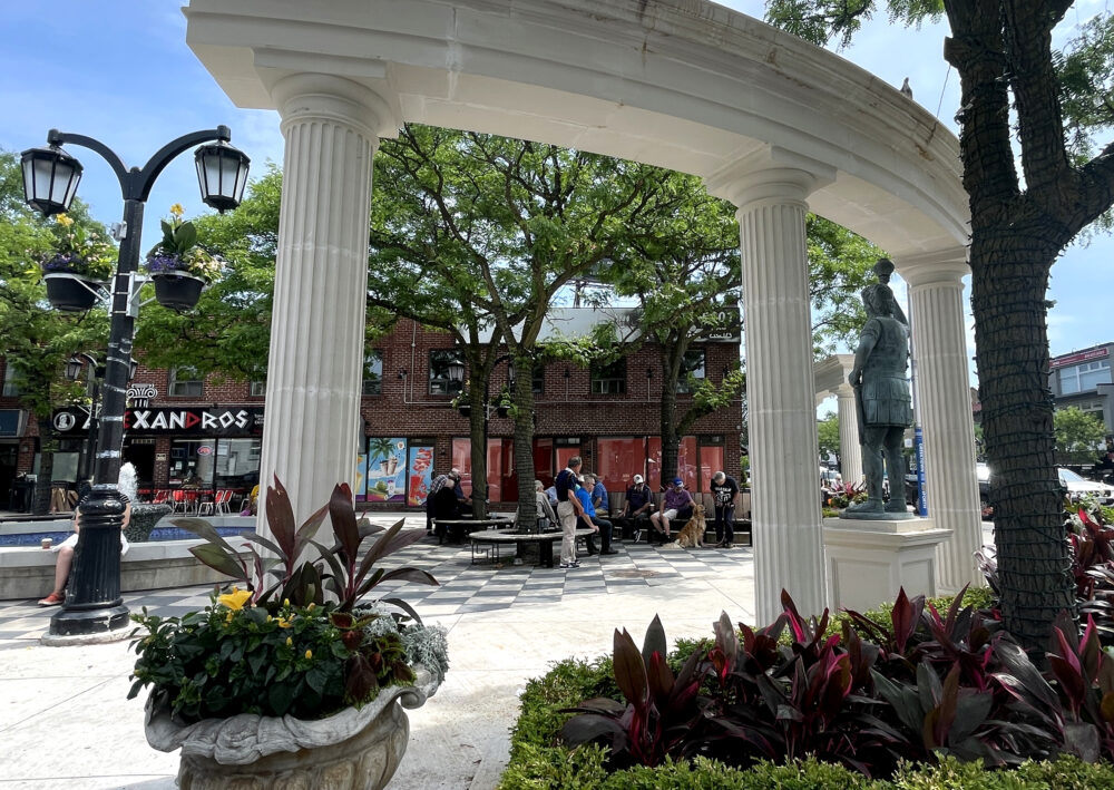 Greek Town, Toronto | SeeingHappy